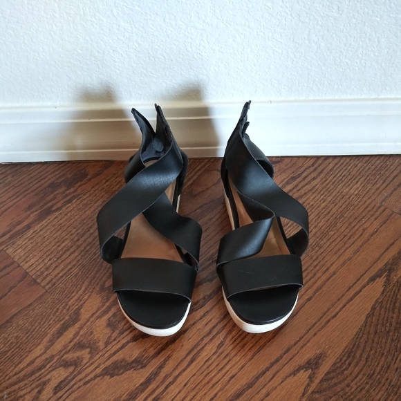 Universal Thread | Shoes | Universal Threads Target Platform Sandals 85 ...